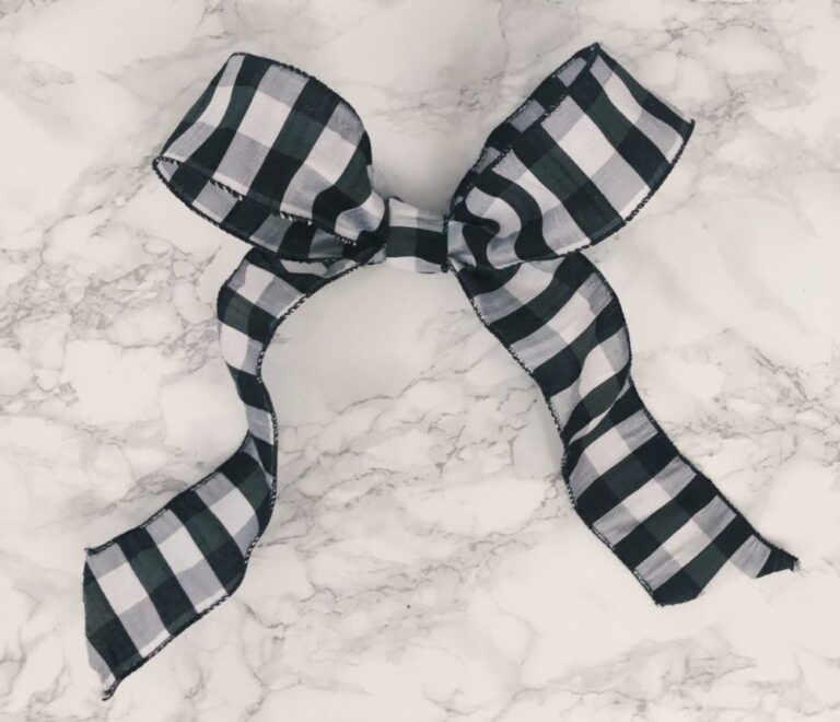 Our Christmas Tree + Easy DIY Holiday Bow Tutorial - Extra Petite