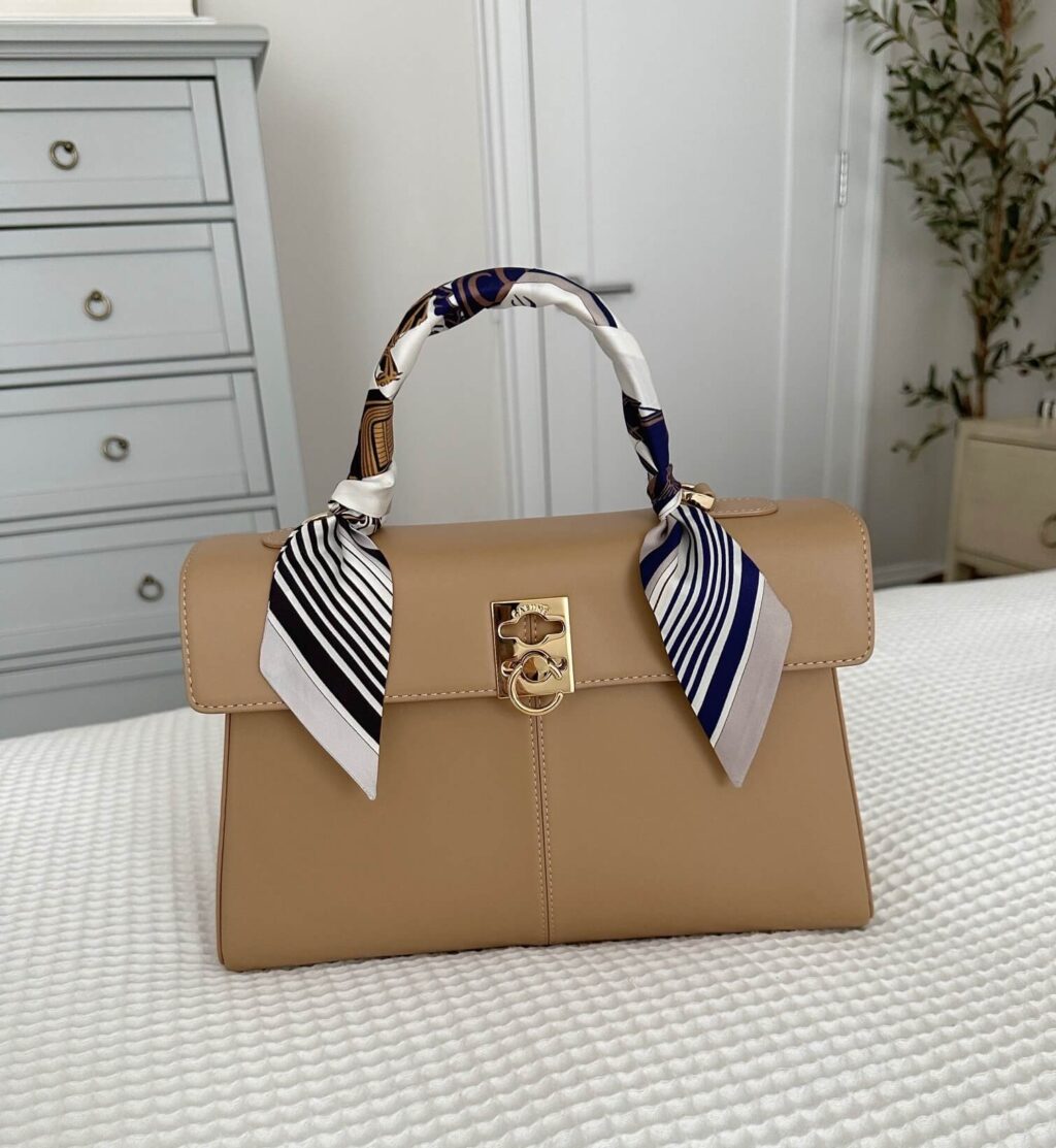 How to tie a Twilly scarf on a purse handle // Cafune Stance Bag