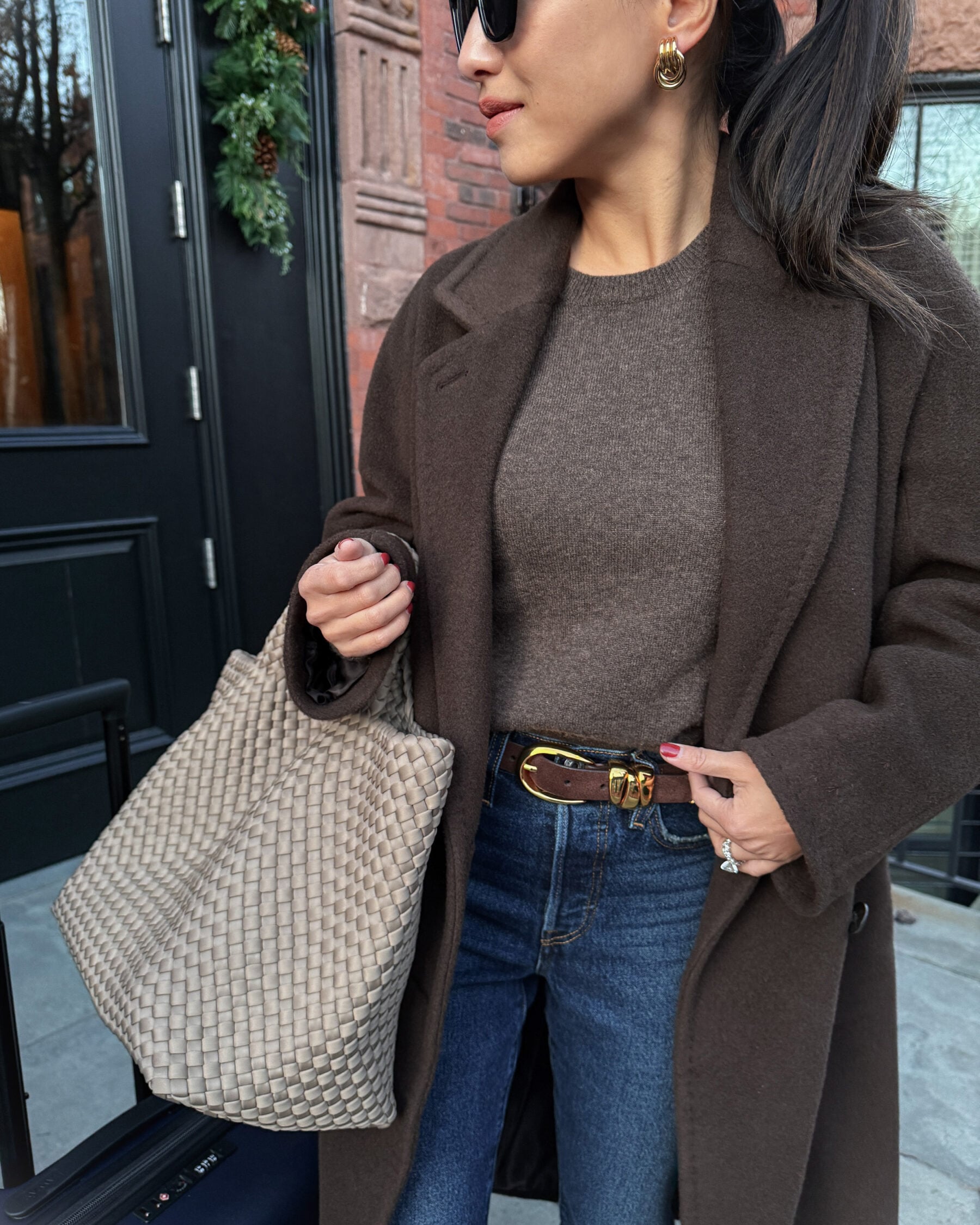 Petite Winter Outfit: Aritzia SLouch Coat + Levis Wedgie Sale